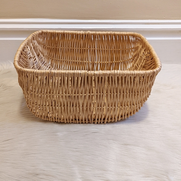 Vintage | Accents | Vintage Light Tan Basket | Poshmark